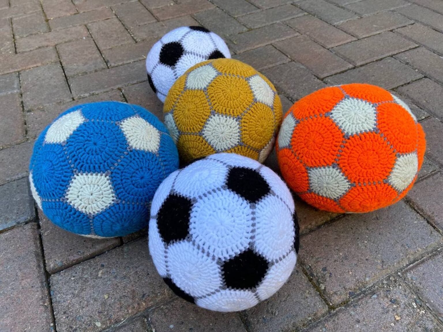 Crochet soccer ball pattern - CRAFTSFORALL